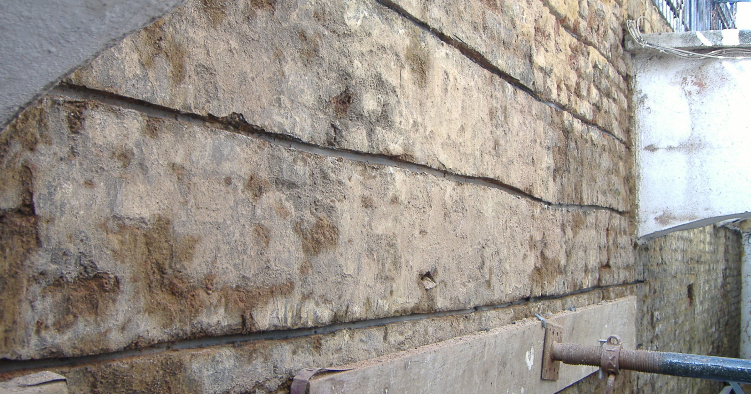 Bulge in London Wall Restrained